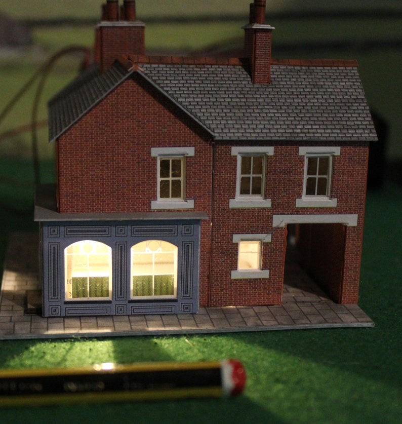 Metcalfe N Gauge PN116 Corner Shop & Pub, Ready-made With LED Lights ...