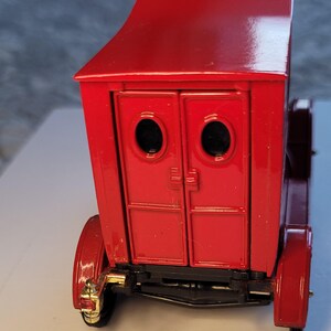 This National Motor Museum Mint 1:32 Ford Die Cast Toy Model T Ford ...