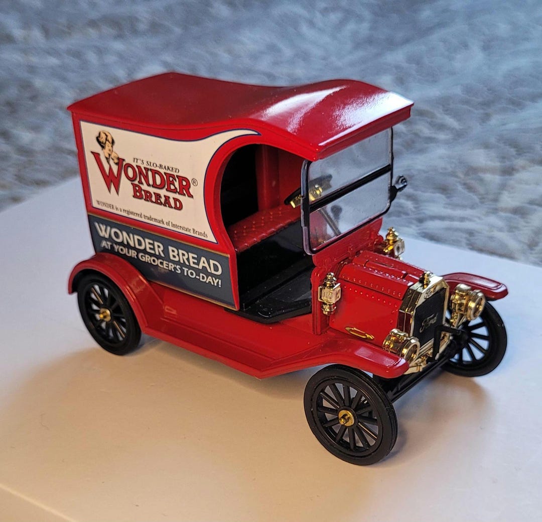 This National Motor Museum Mint 1:32 Ford Die Cast Toy Model T Ford ...