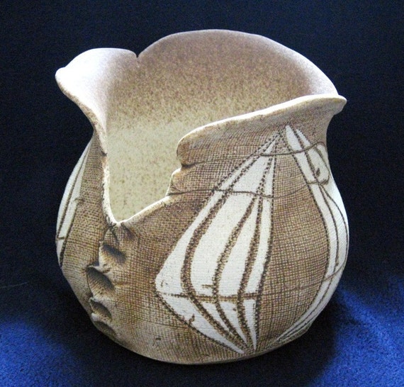 Hand-crafted Pot With Leaf Motif Design | Etsy