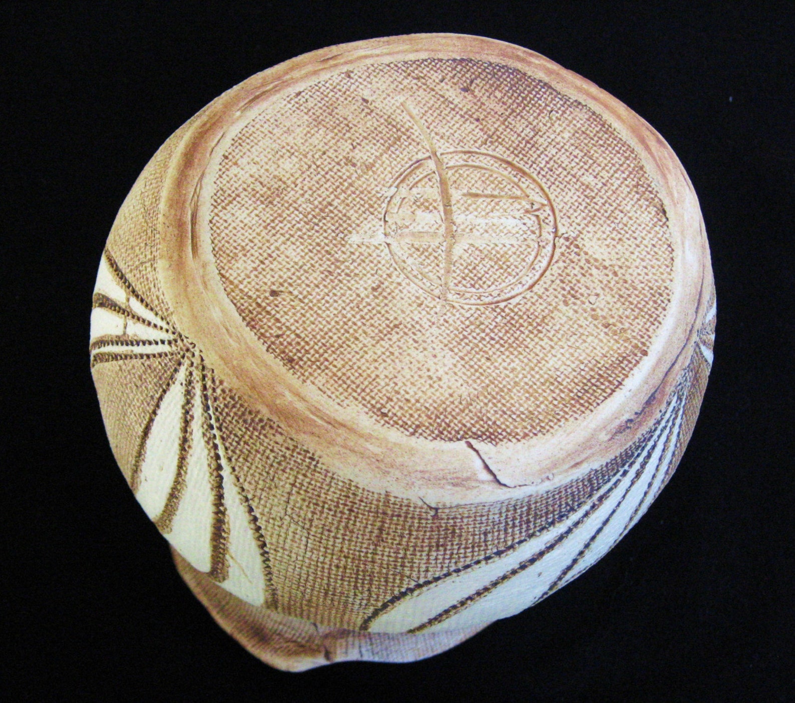 Hand-crafted Pot With Leaf Motif Design - Etsy