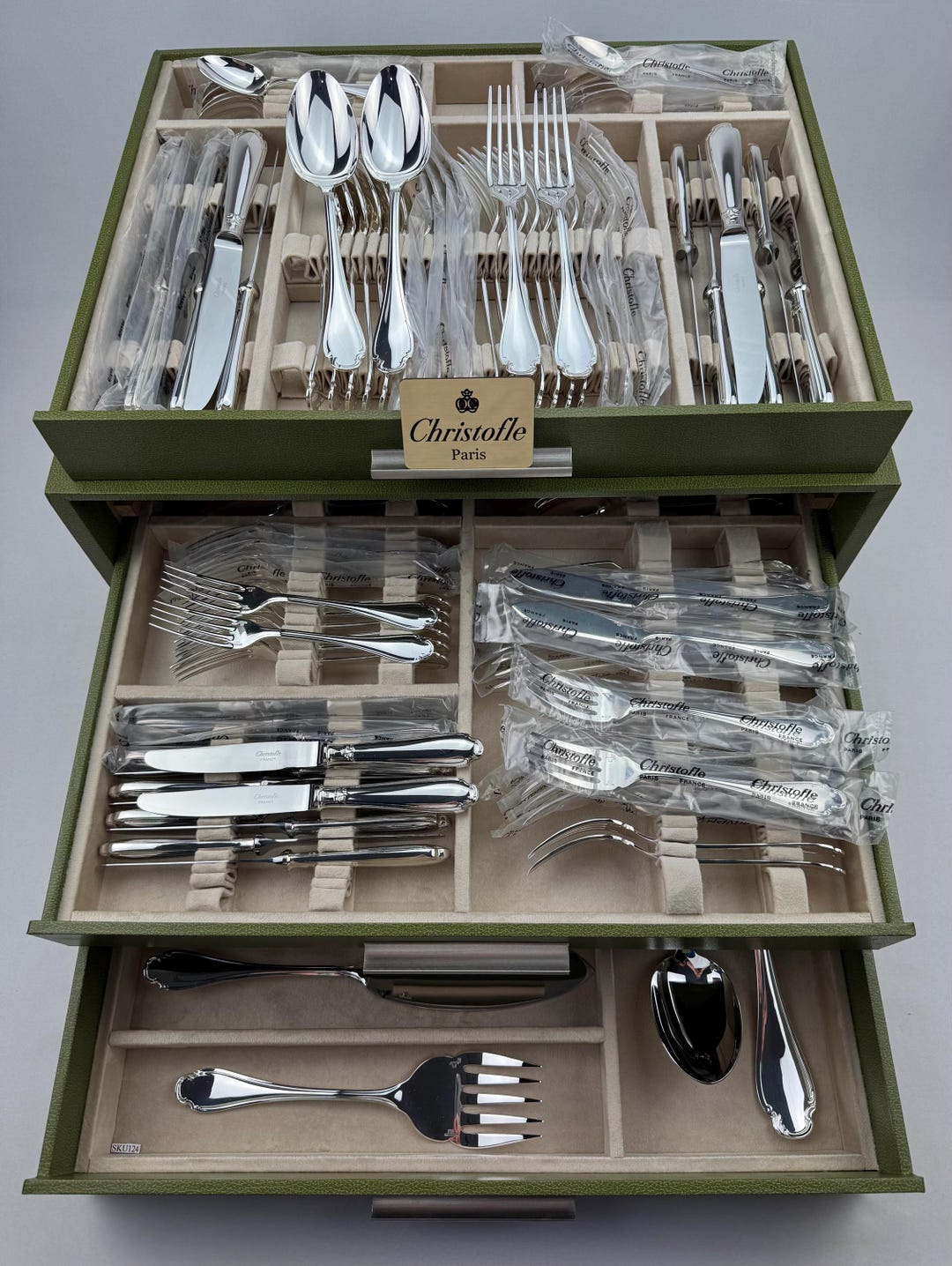 Christofle Pompadour 127-teiliges versilbertes Besteckset für 12 ...