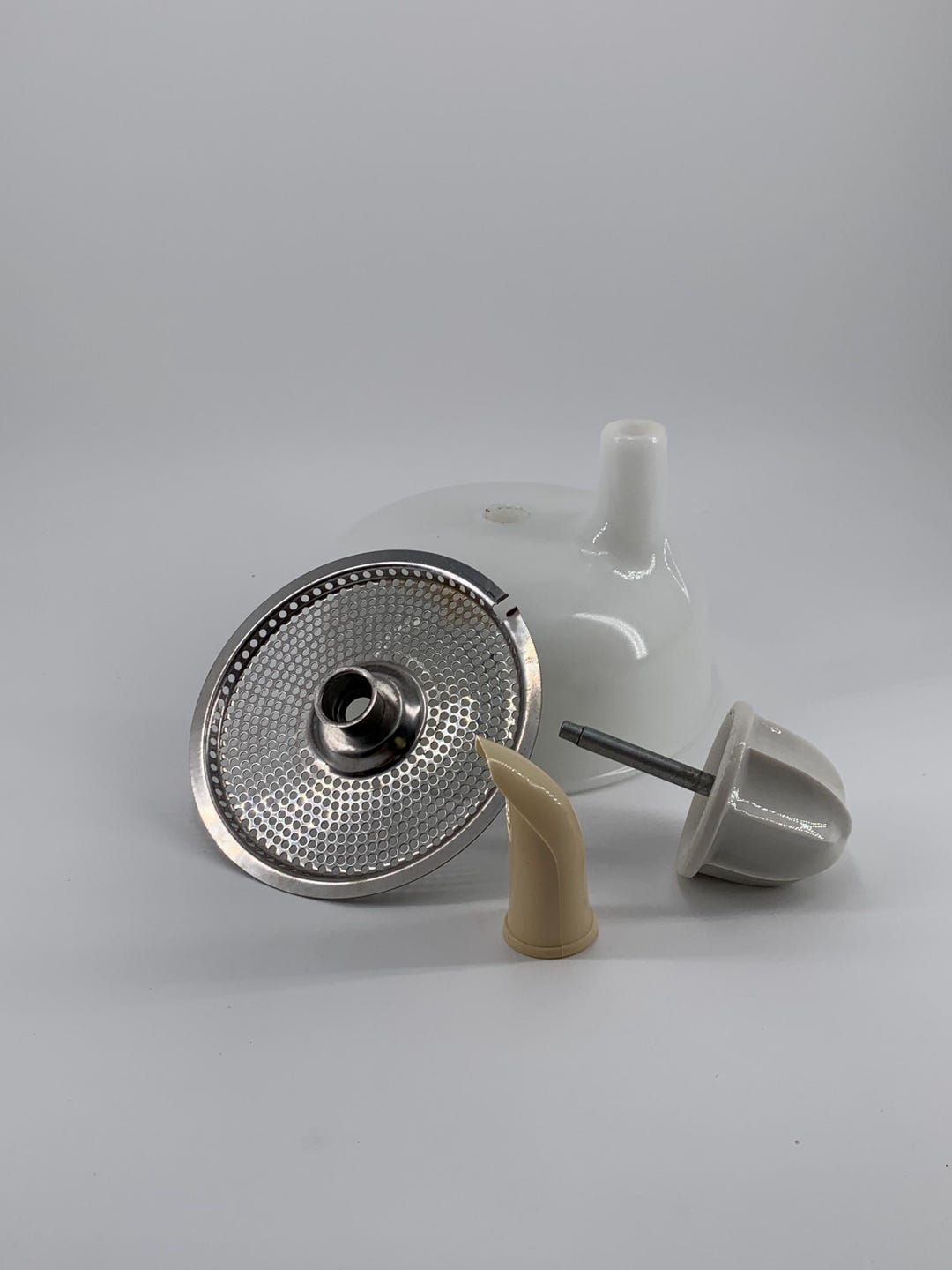 Vtg Sunbeam Mixmaster Juicer W/milk Glass Bowl, Reamer, Strainer and ...