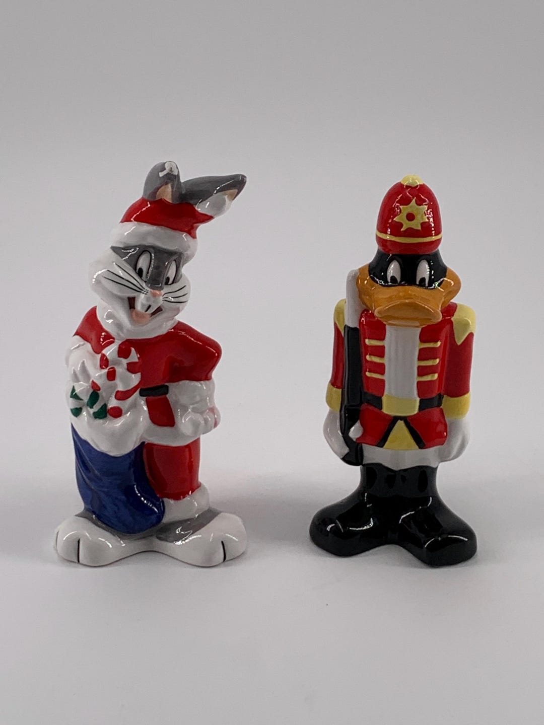1993 Warner Bros. Looney Tunes Bugs Bunny and Daffy Duck Christmas Salt ...