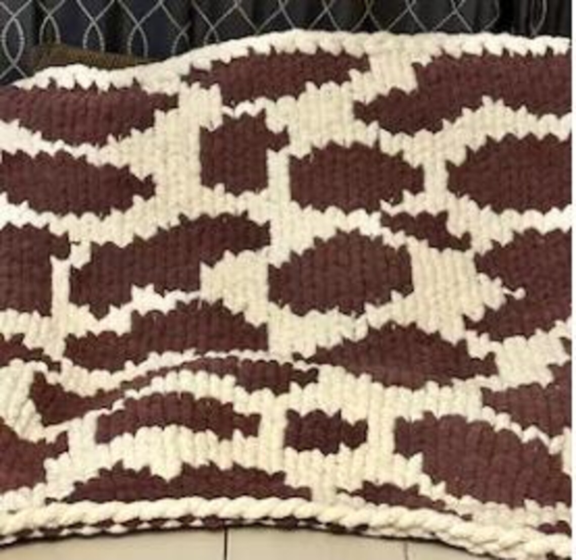Cow Print - Finger Knitting / Chunky Knit Blanket Pattern - Etsy