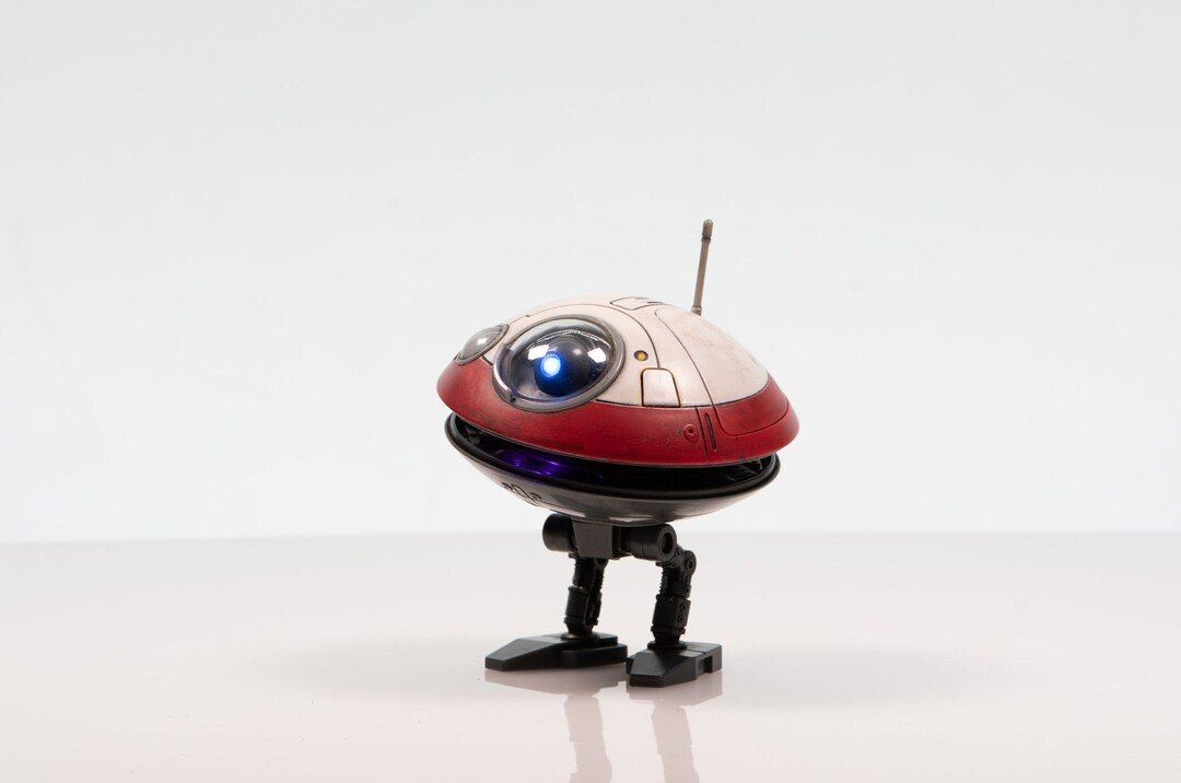 Lola Droid Full Size Prop - Etsy UK