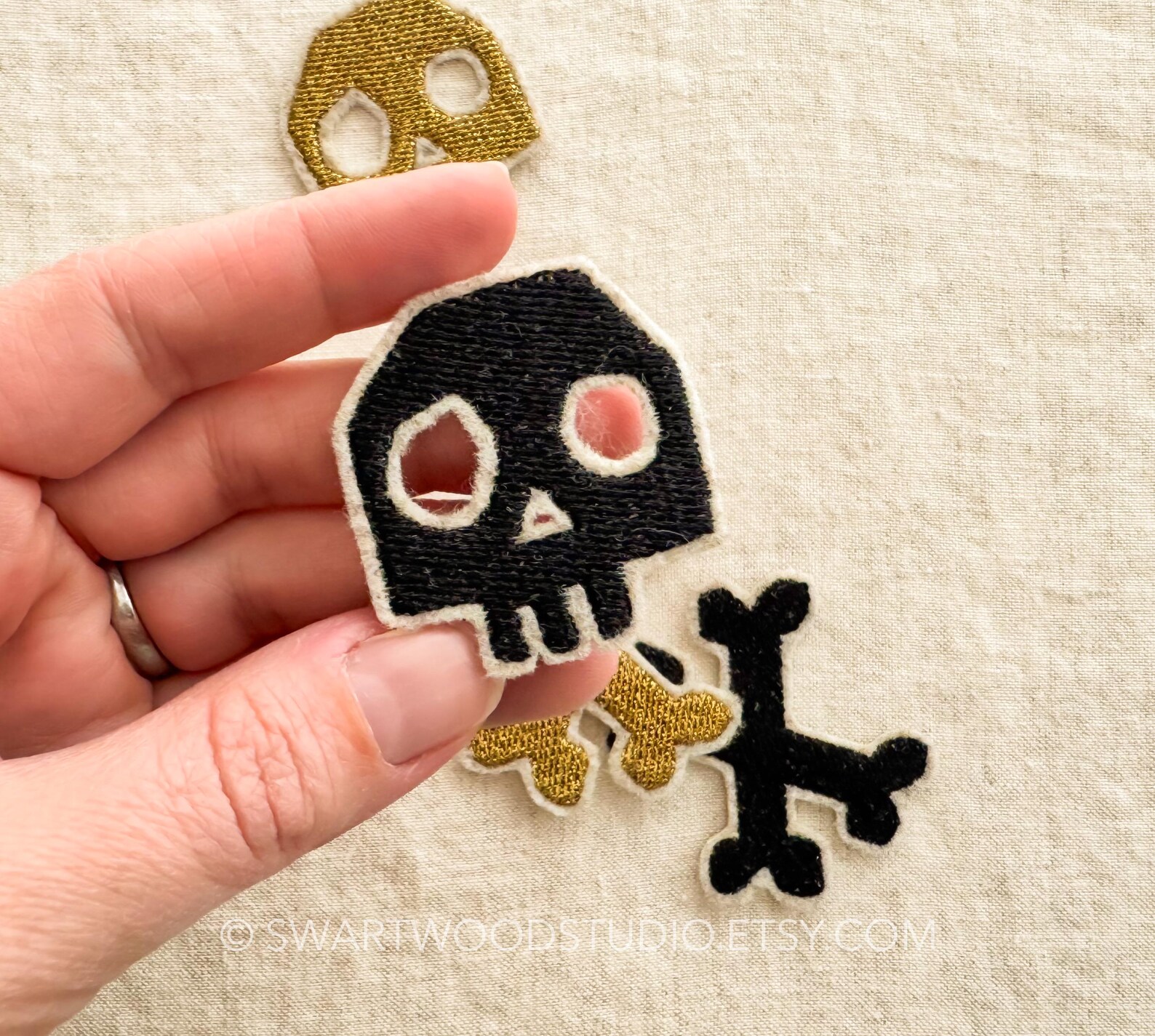 Good Luck Skull and Crossbone Pirate Treasure Embroidered Decorative ...