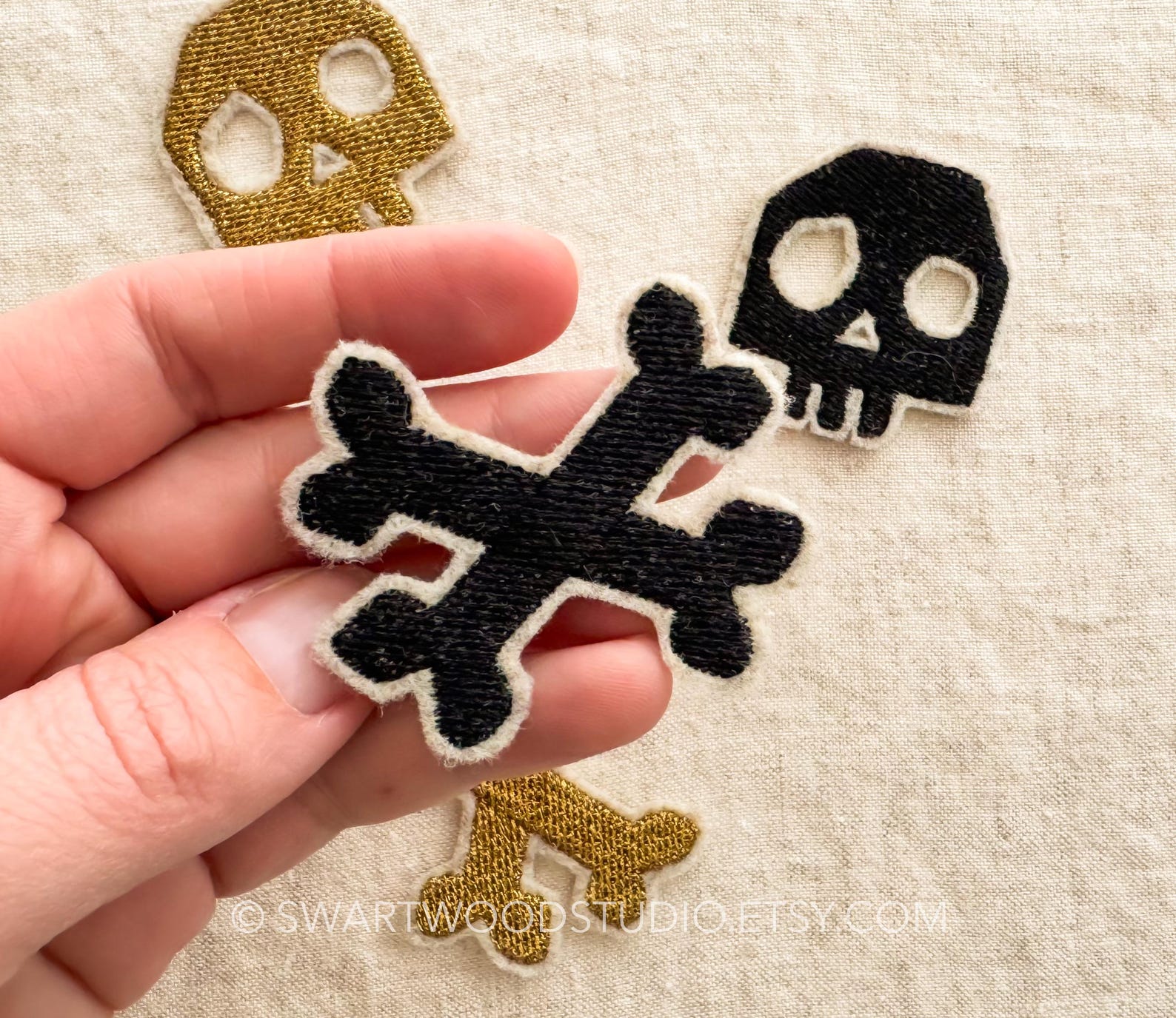 Good Luck Skull and Crossbone Pirate Treasure Embroidered Decorative ...