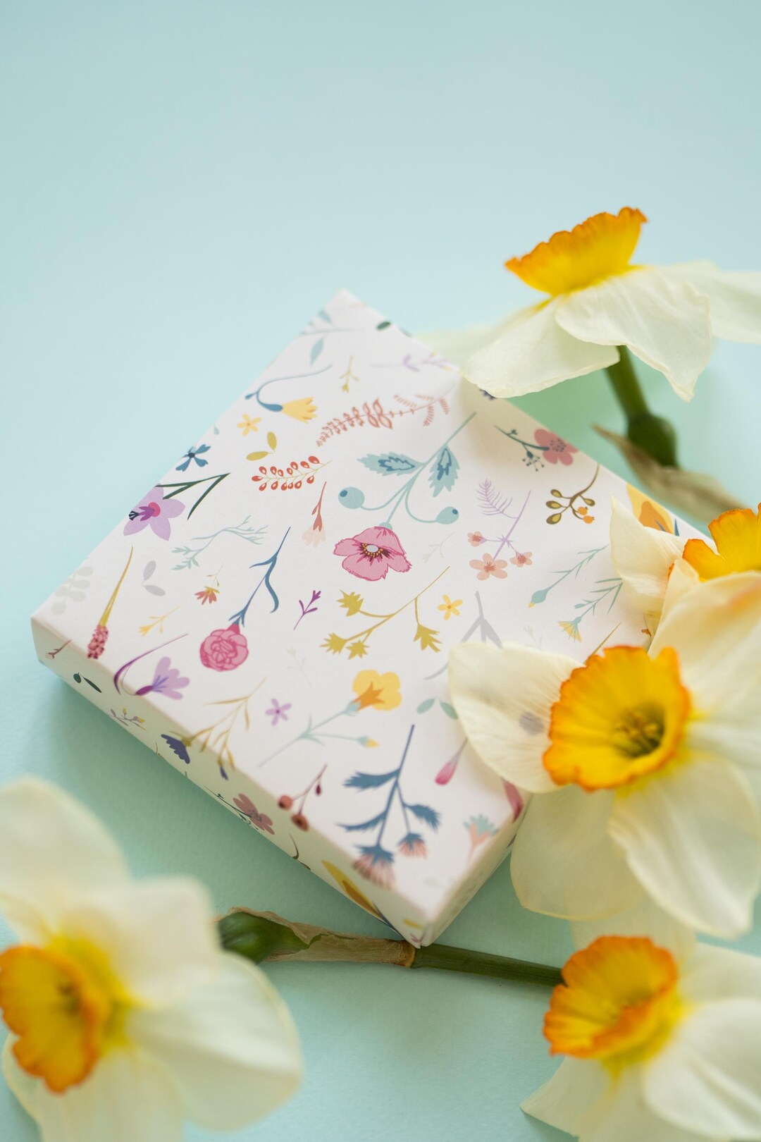 Stylish Cardboard Box With Floral Print, Floral Print Packaging Box ...