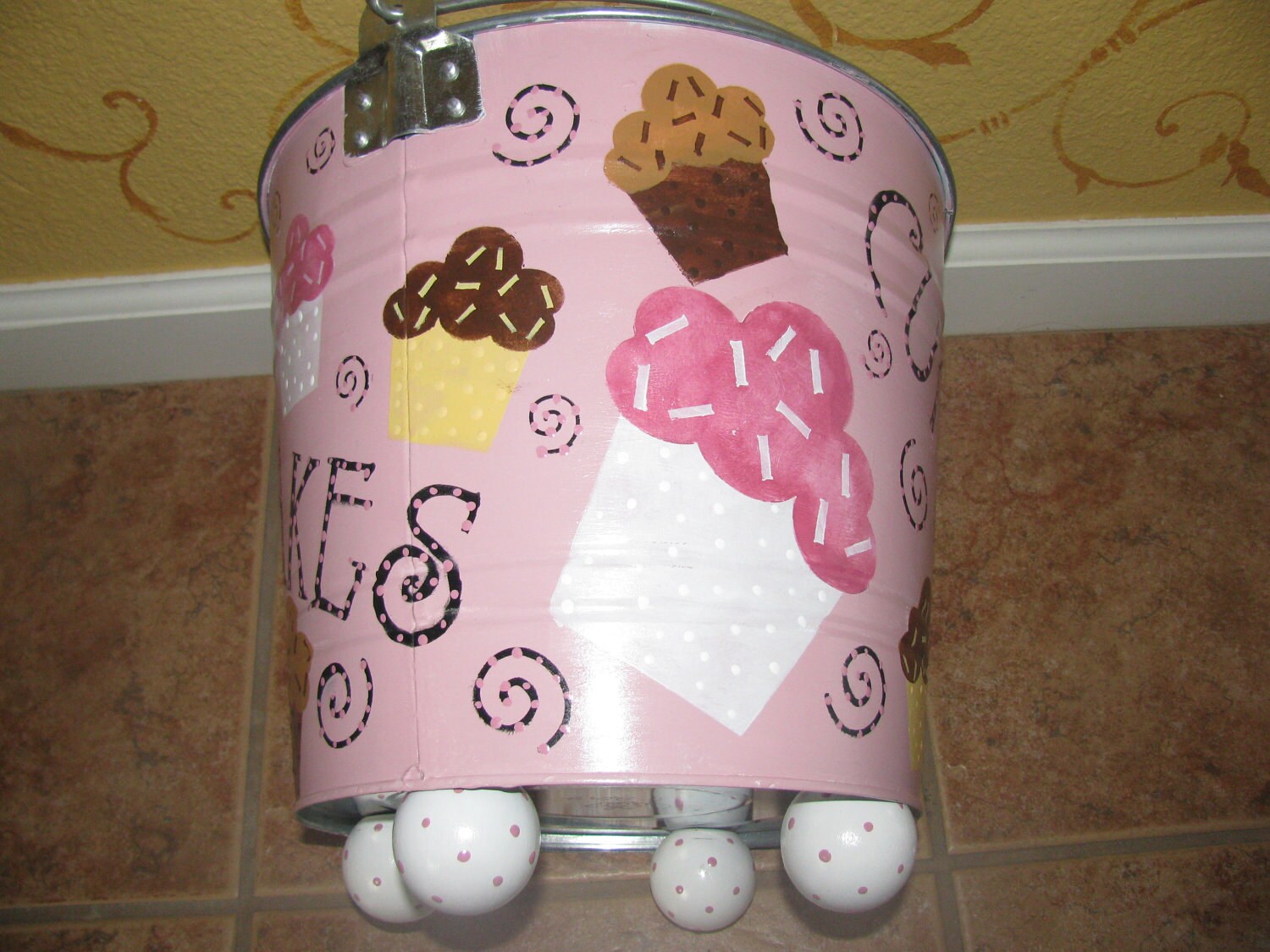 Cupcake Bucket / Storage Basket - Etsy