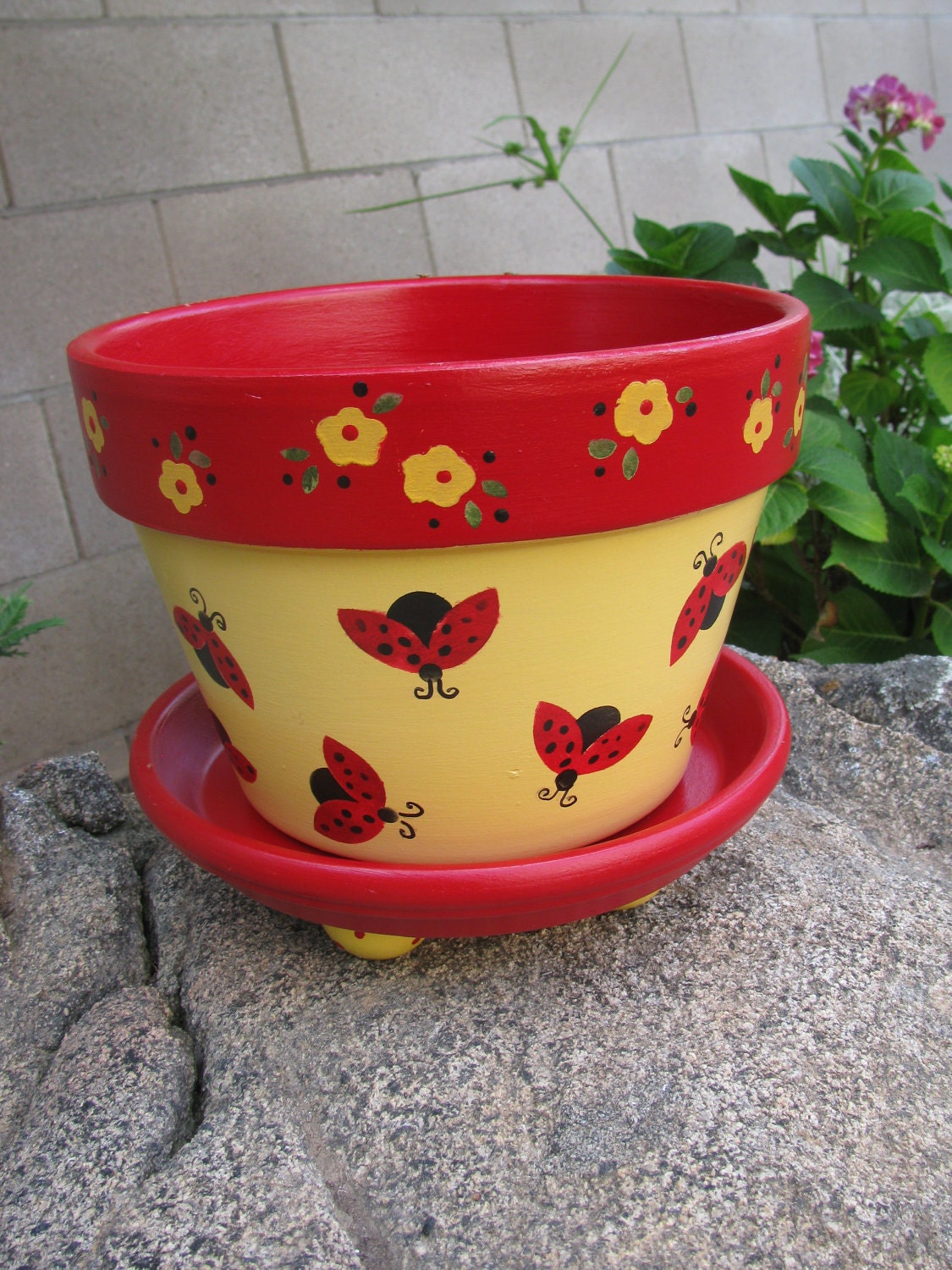 Planters & Pots Small porcelain ceramic planter on legs decorated with ...