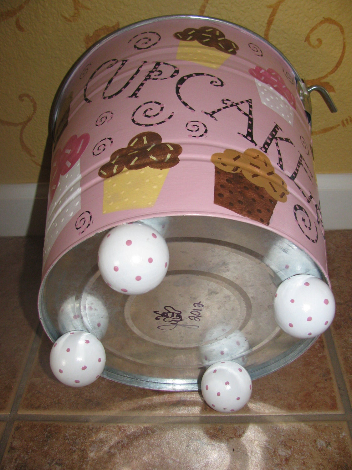 Cupcake Bucket / Storage Basket - Etsy