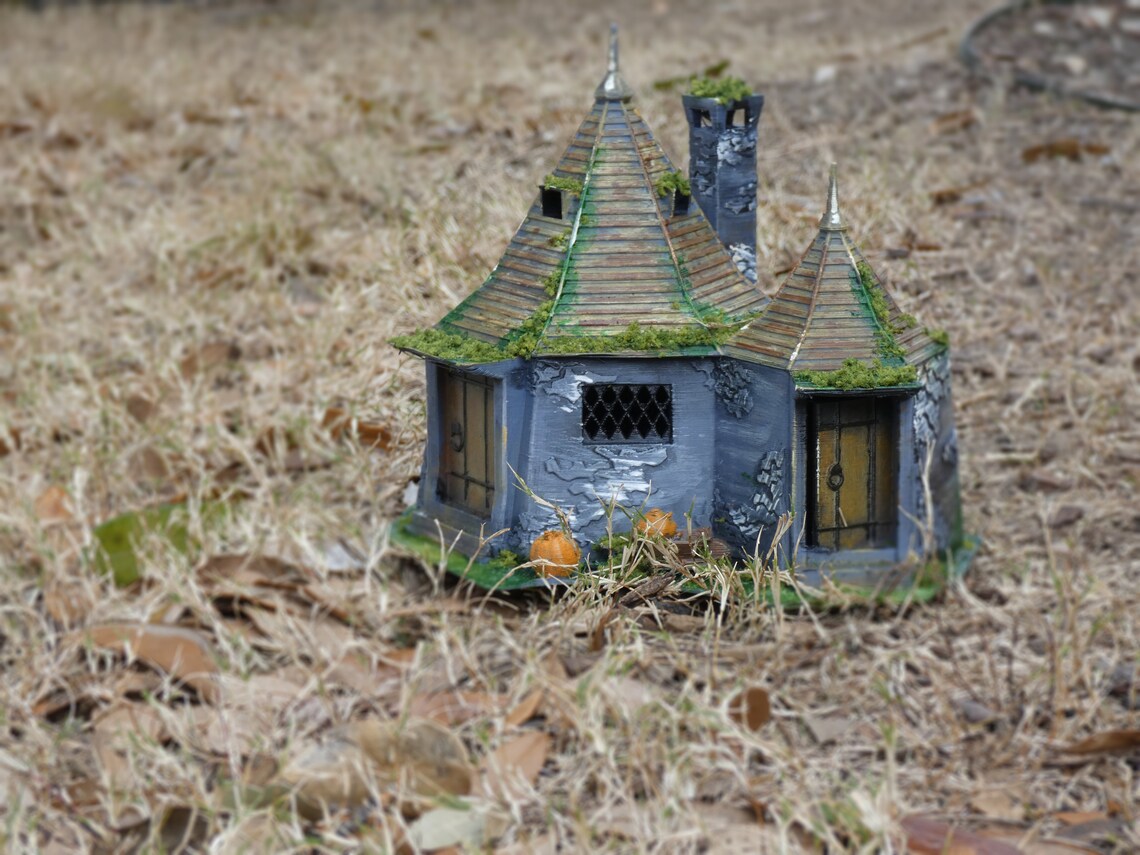 Grounds Keeper's Hut Nightlite Wizard Hut Lamp - Etsy UK