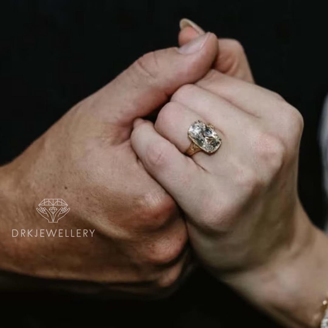 Taylor Swift Engagement Ring, 9 Ct Elongated Cushion Cut Moissanite ...