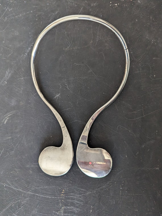 MODERNIST CHOKER J.HULL Jacob Hull - Gem