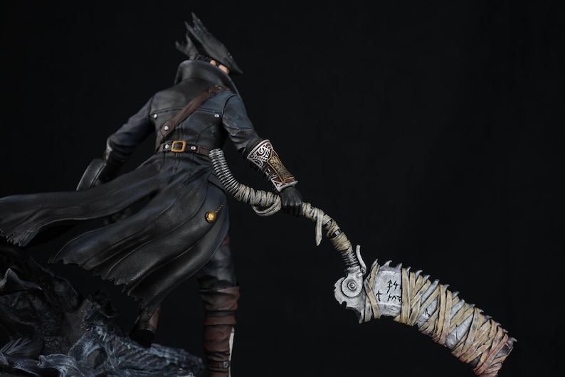The Hunter / Bloodborne 1:8 Premium Figure / Action Statue / Game ...