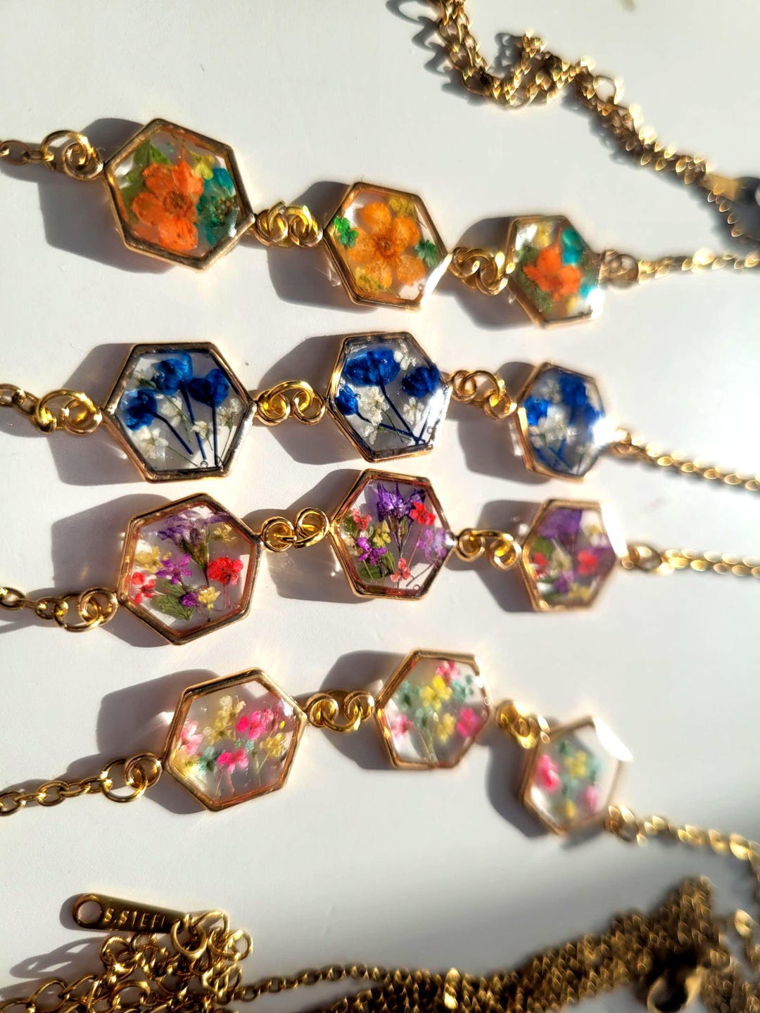 Pressed Flower Resin Bracelet: Real Dried Flowers, Gold Chain - Etsy