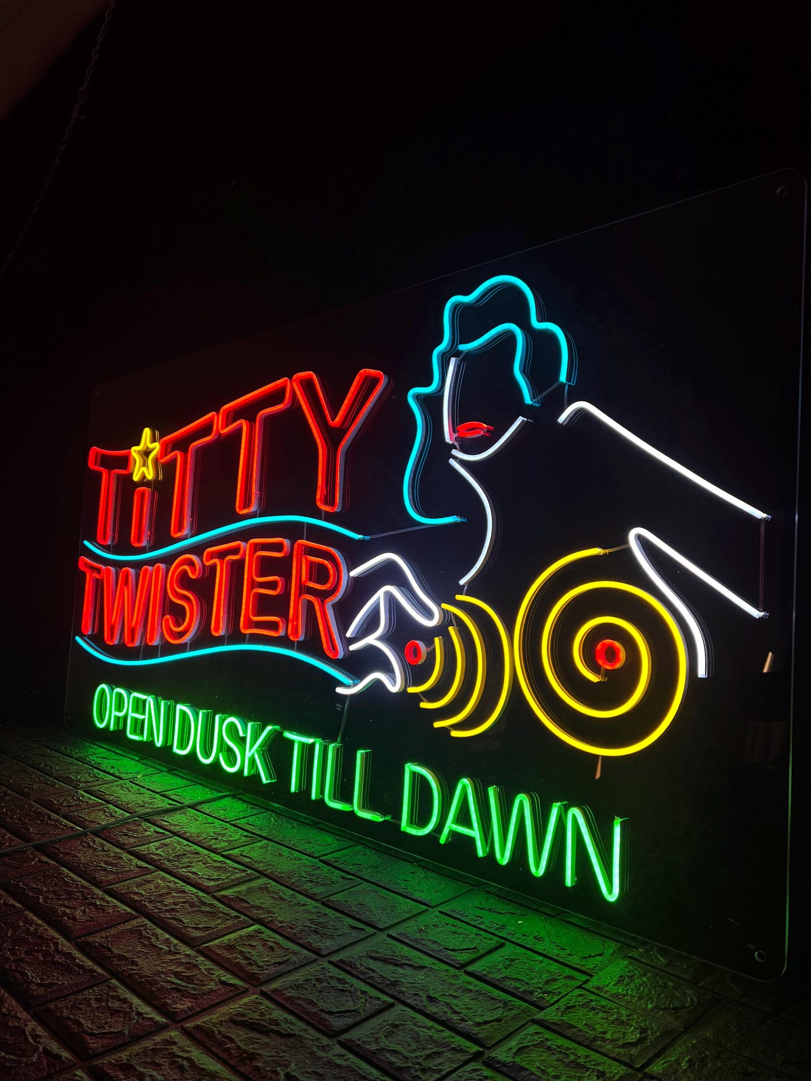 Titty Twister Neon Sign, Retro Bar LED Light, Vintage Wall Art, Man ...