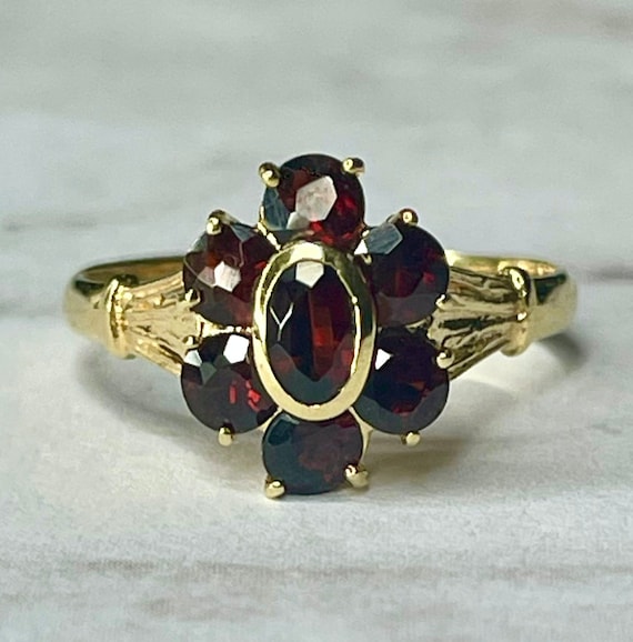 vintage victorian garnet ring - Gem