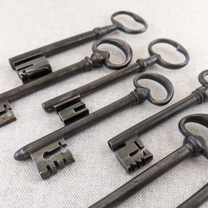 Old Skeleton Keys - Etsy