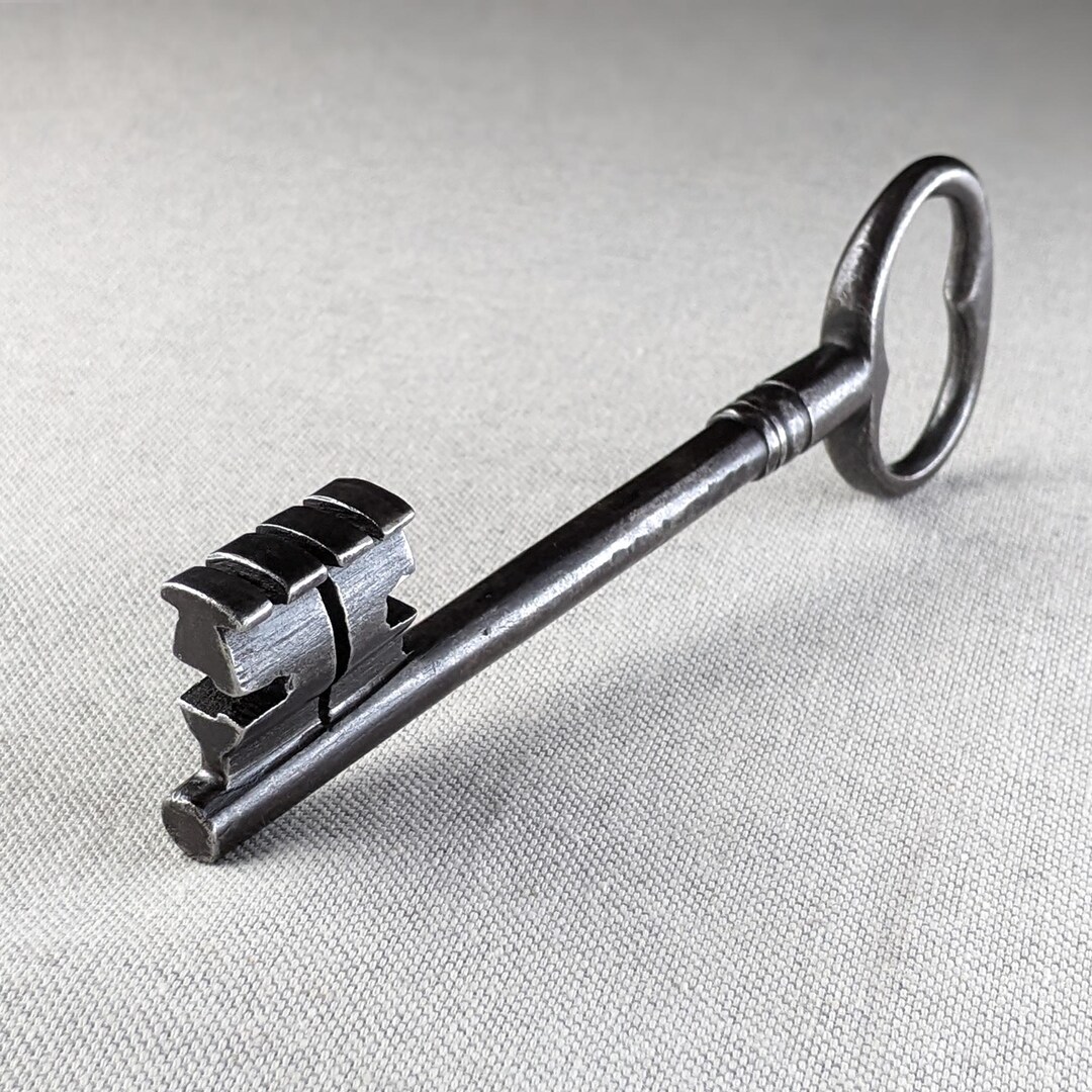 Antique Skeleton Key, Old 18th-19th Century Cast Iron Skeleton Key ...