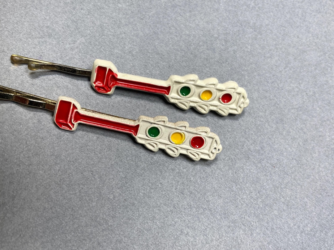Vintage Traffic Light Bobby Pen Set Colorful White Enamel Novelty Hair ...