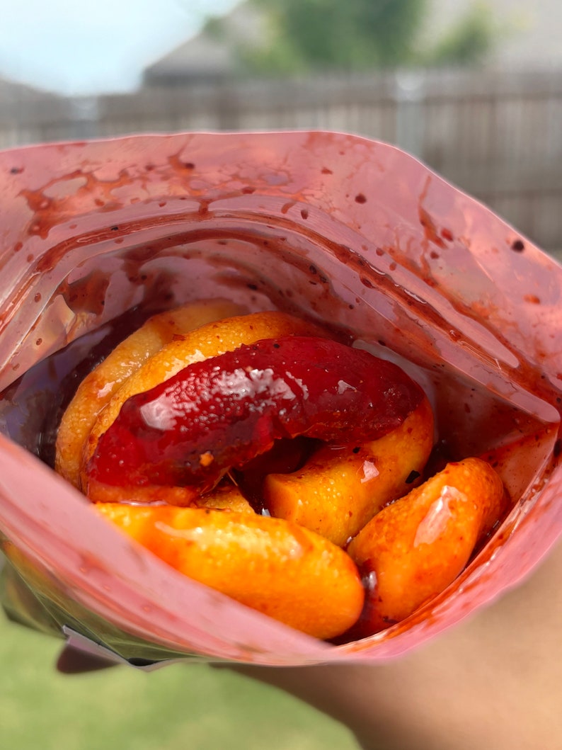 Chamoy Peach Ring Candy, Dulces Enchilados, Mexican Snacks, Anillos De ...