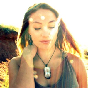 Large Freeform Fire and Ice Quartz Necklace, Macrame Necklace, Quartz ...