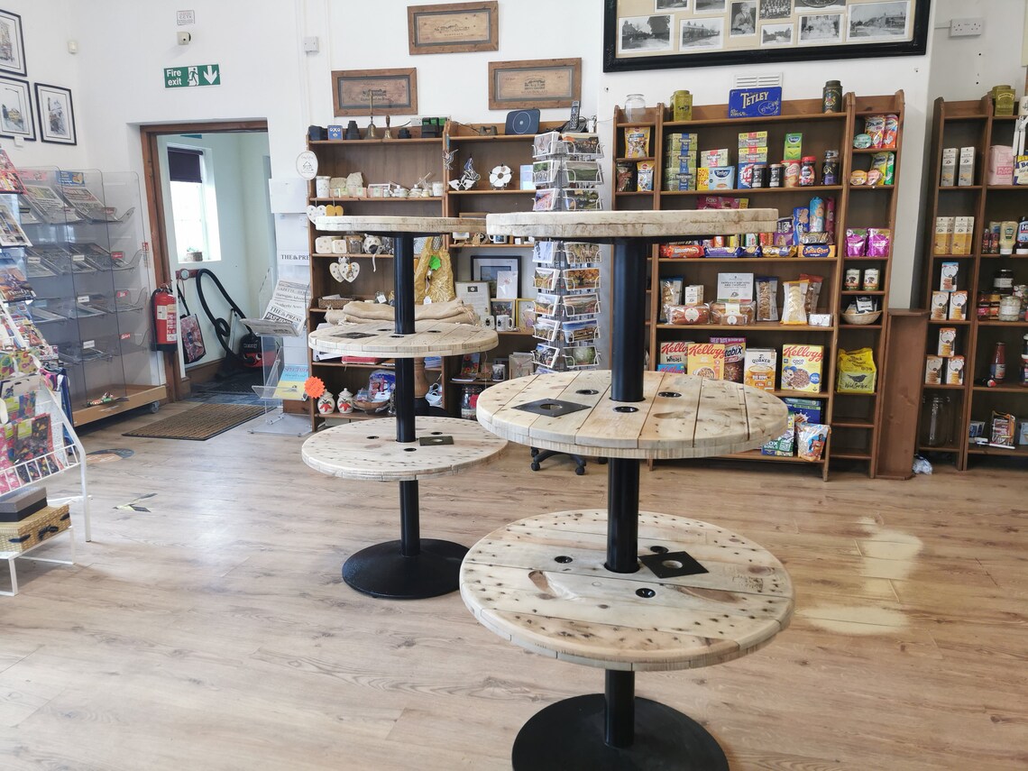 Wooden Round Display Stand for Shop Storage Display Stand Shelving Unit ...