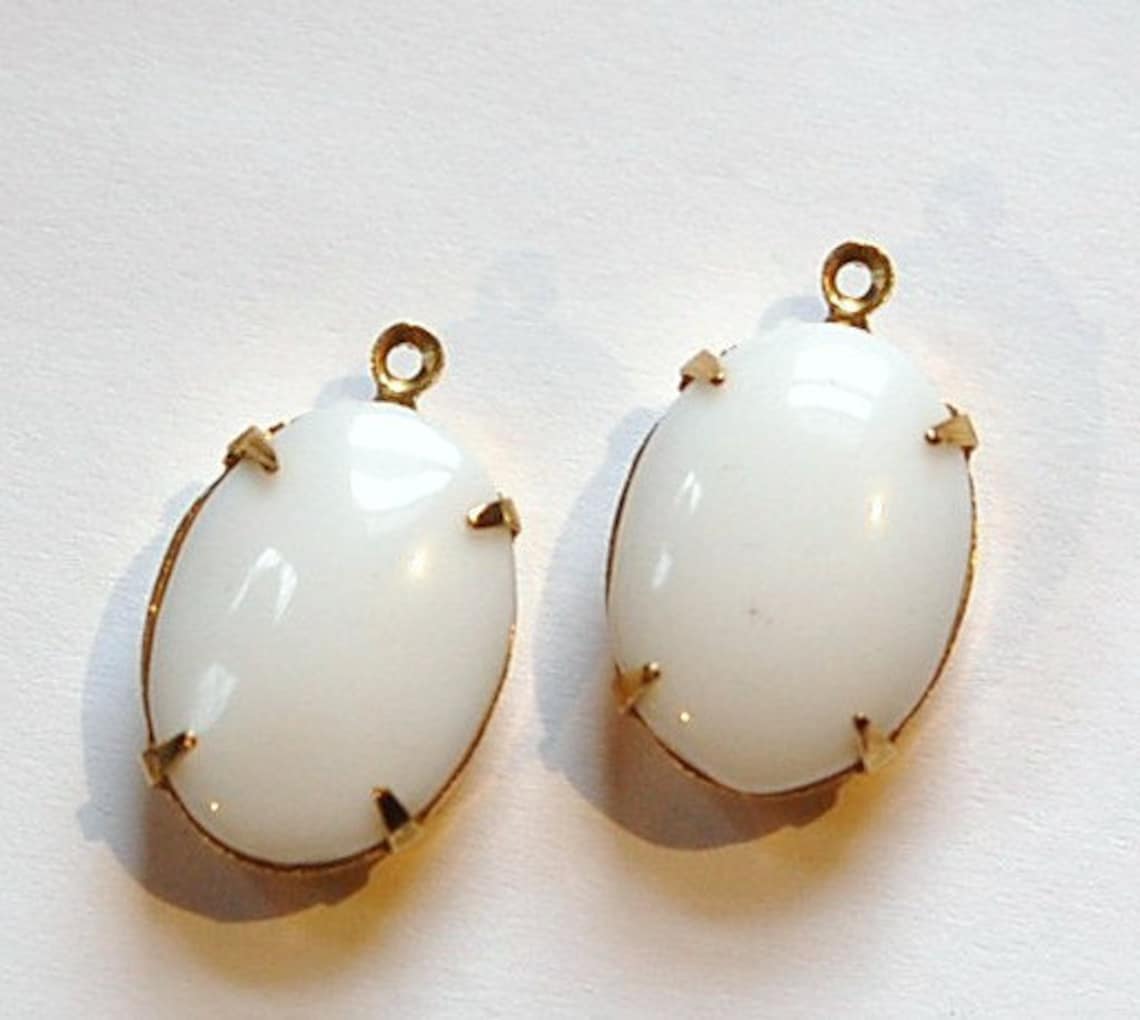 Vintage Opaque White Stone in 1 Loop Brass Setting Ovl003k | Etsy