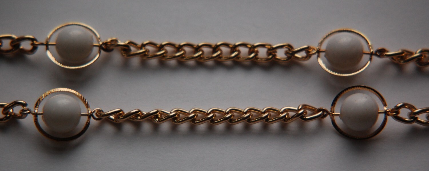 Vintage Funky White Plastic Beaded Chain Gold Links Chn036 - Etsy
