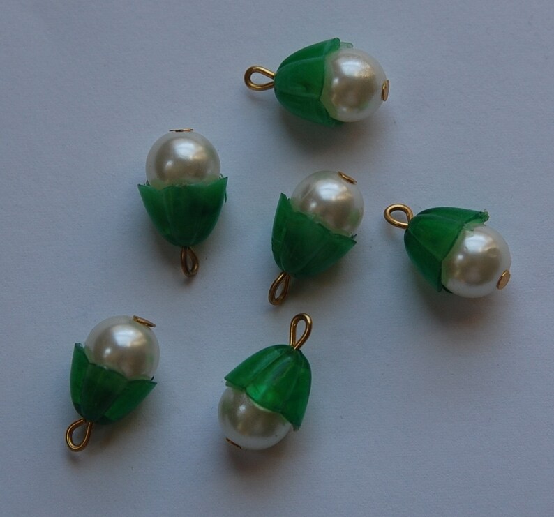 Vintage Pearl Drops With Green Scalloped Bead Caps Japan Drp018 - Etsy