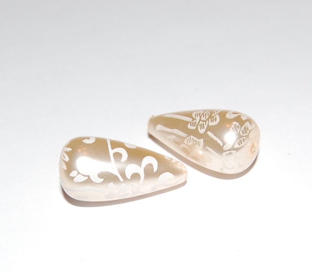 White on Cream Floral Lace Teardrop Tear Drop Beads Bds146a - Etsy
