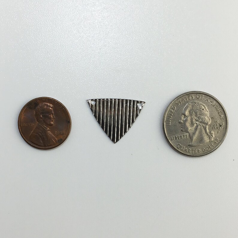 2 Hole Silver Plated Stripe Ribbed Triangle Pendant Findings (8 ...