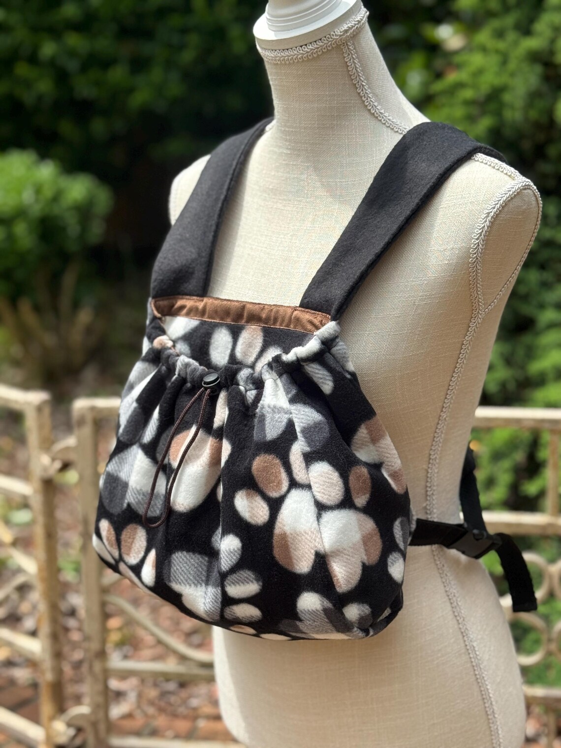 Pet Carrier, Pet Sling, Dog Carrier, Cat Carrier, Kangaroo Pouch, Hands ...