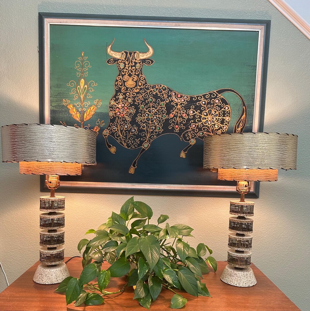 Mid Century White Gold Splatter With Gold Metal Mesh Accent Table Lamps ...