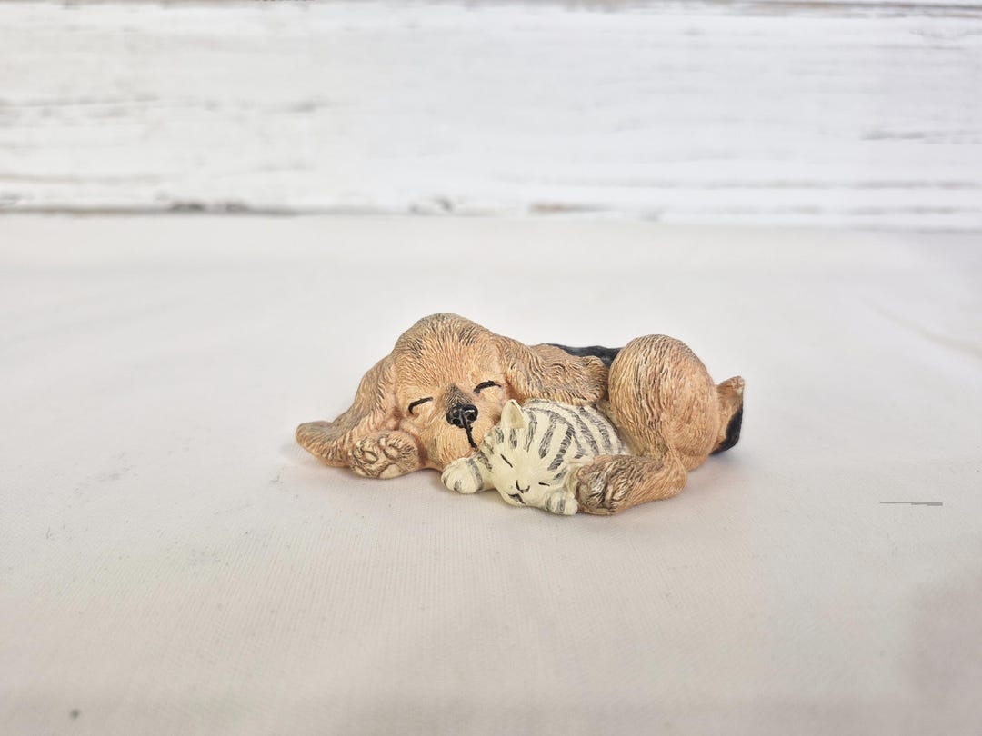 Vintage Sandicast Puppy and Kitty Cuddling Collectible Figurine, Statue ...