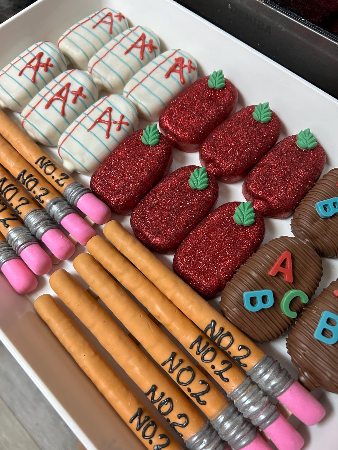 12 School Cakesicles - Etsy