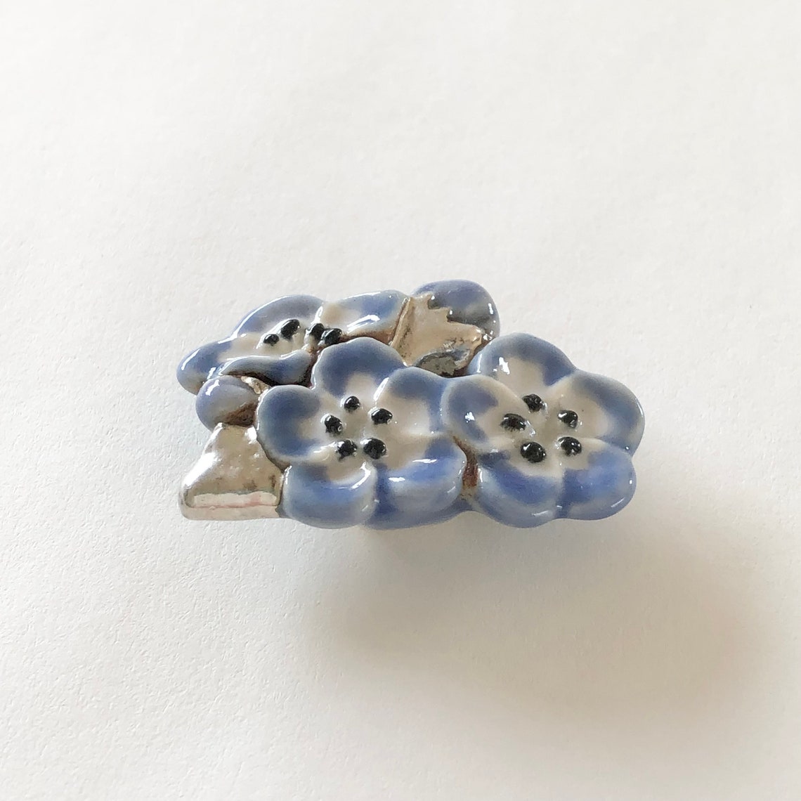 Obidome / Ceramic Sash Clip Obi-dome / baby Blue Eyes / Porcelain ...