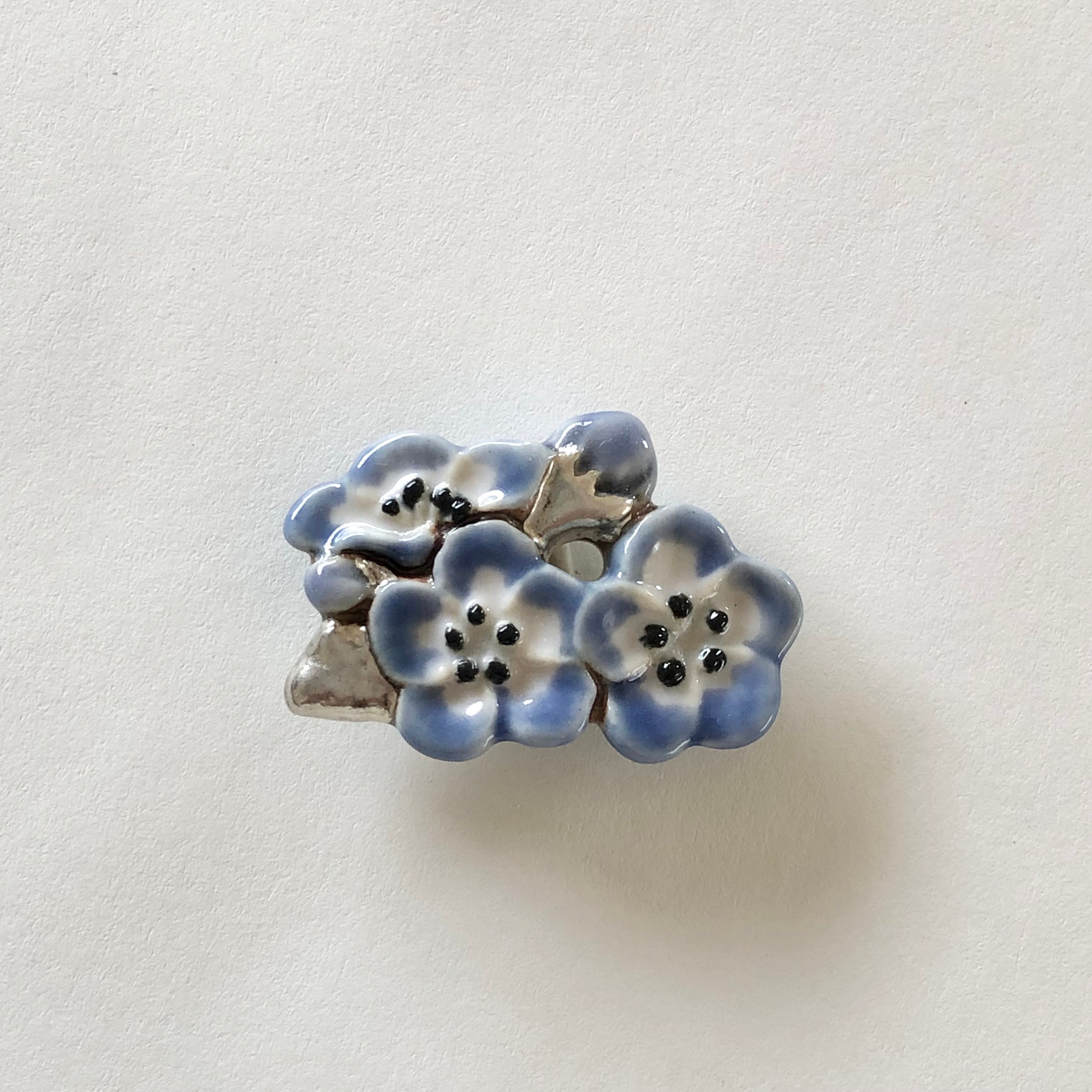 Obidome / Ceramic Sash Clip Obi-dome / baby Blue Eyes / Porcelain ...