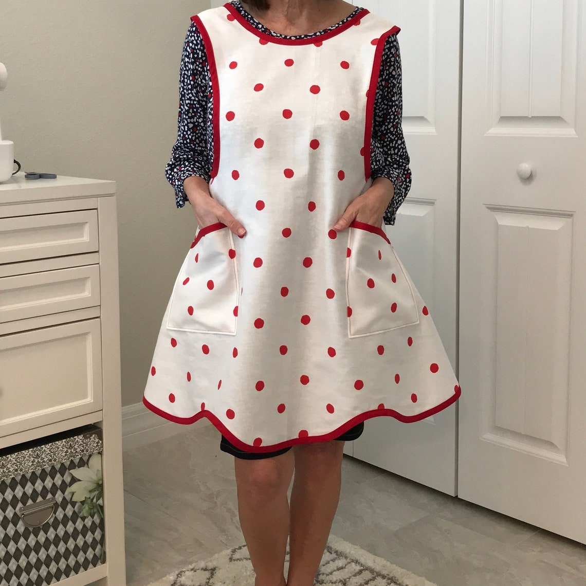 Crossback Apron in Cranberry Dots Vintage Style Apron Fancy Apron ...