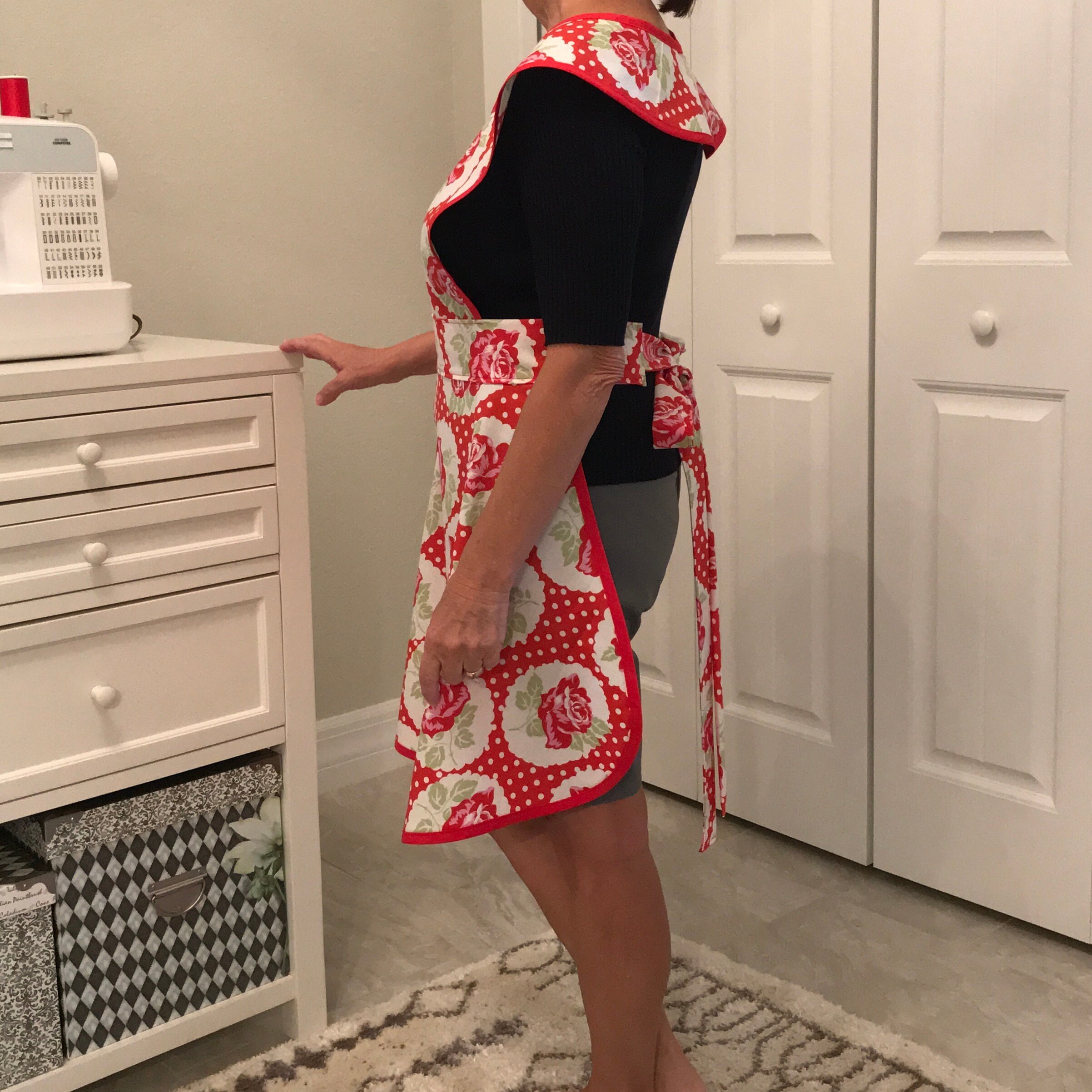 Vintage Inspired Apron Shabby Chic in Lulu Rose Red Fabric - Etsy