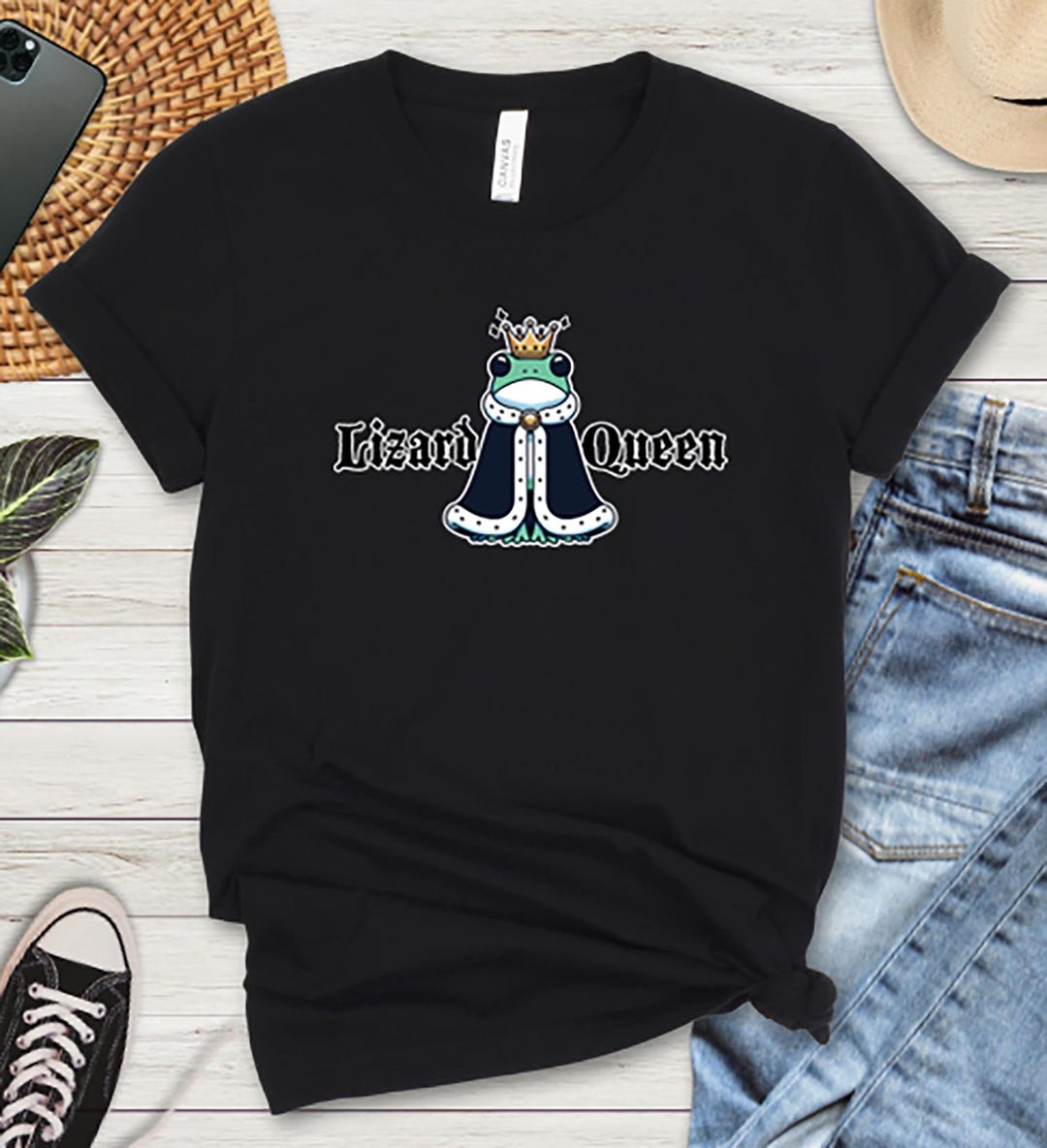 Funny Lizard Queen Tshirt, Cute Amphibian Graphic Tee, Unique Lizard ...