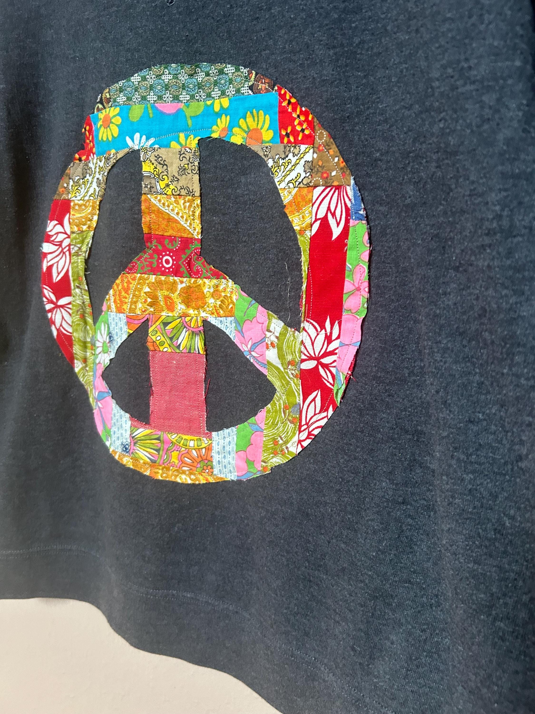 Quilted Peace Sign Sweatshirt XL Vintage Quilt Patchwork Applique One ...
