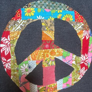Quilted Peace Sign Sweatshirt XL Vintage Quilt Patchwork Applique One ...