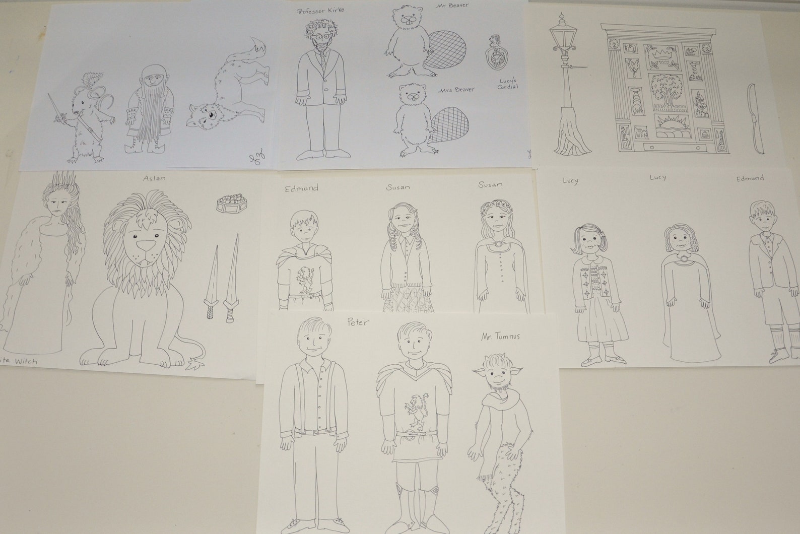 NARNIA Lion Witch Wardrobe Printable Characters in COLOR + OUTLINES ...