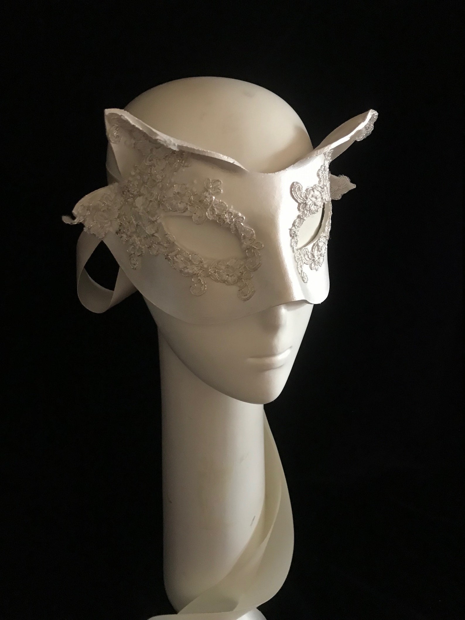 White Winter Fox Mask Pearly Leather & Lace Wild Animal Mask - Etsy