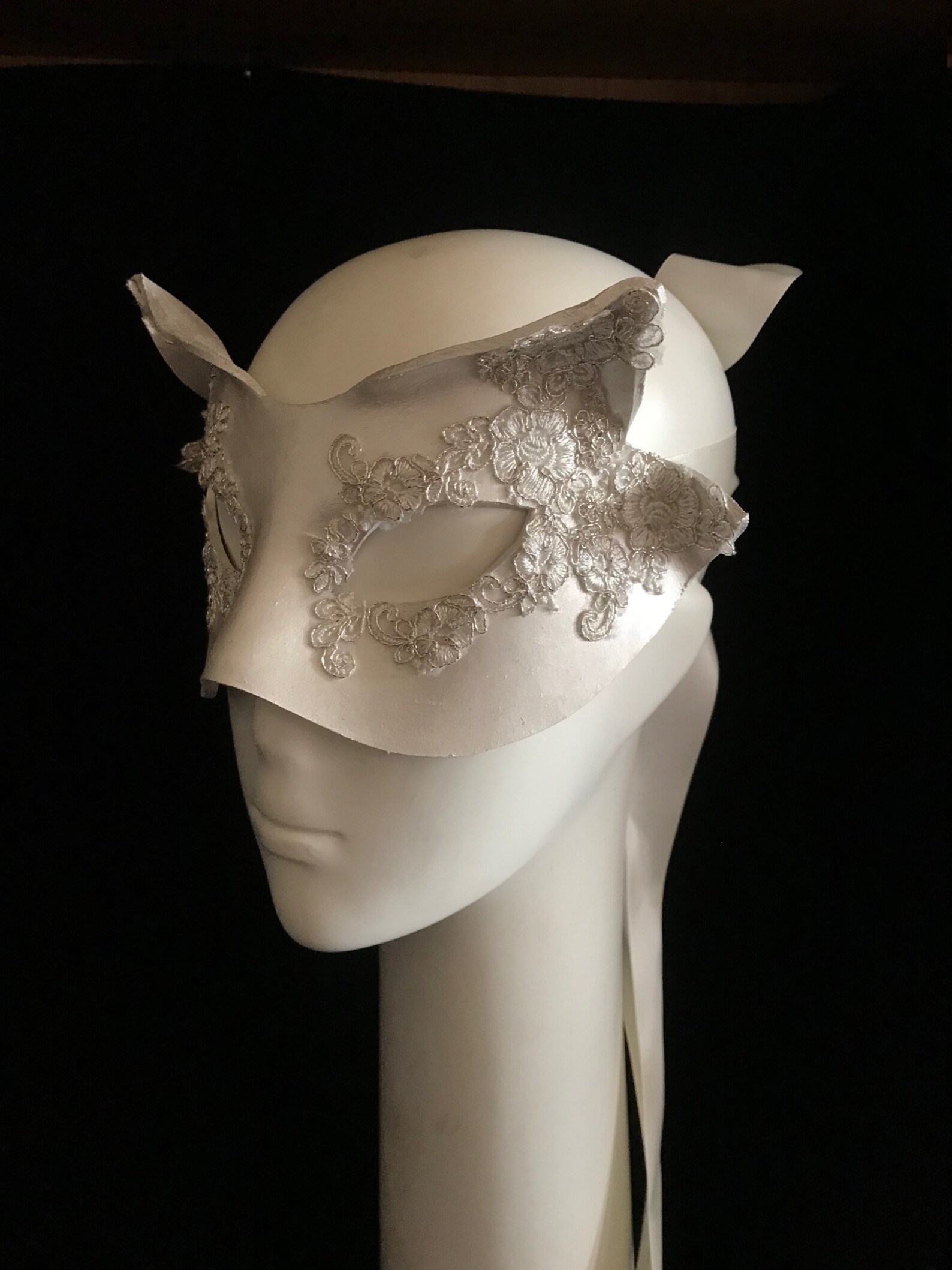 White Winter Fox Mask - Pearly Leather & Lace Wild Animal Mask ...