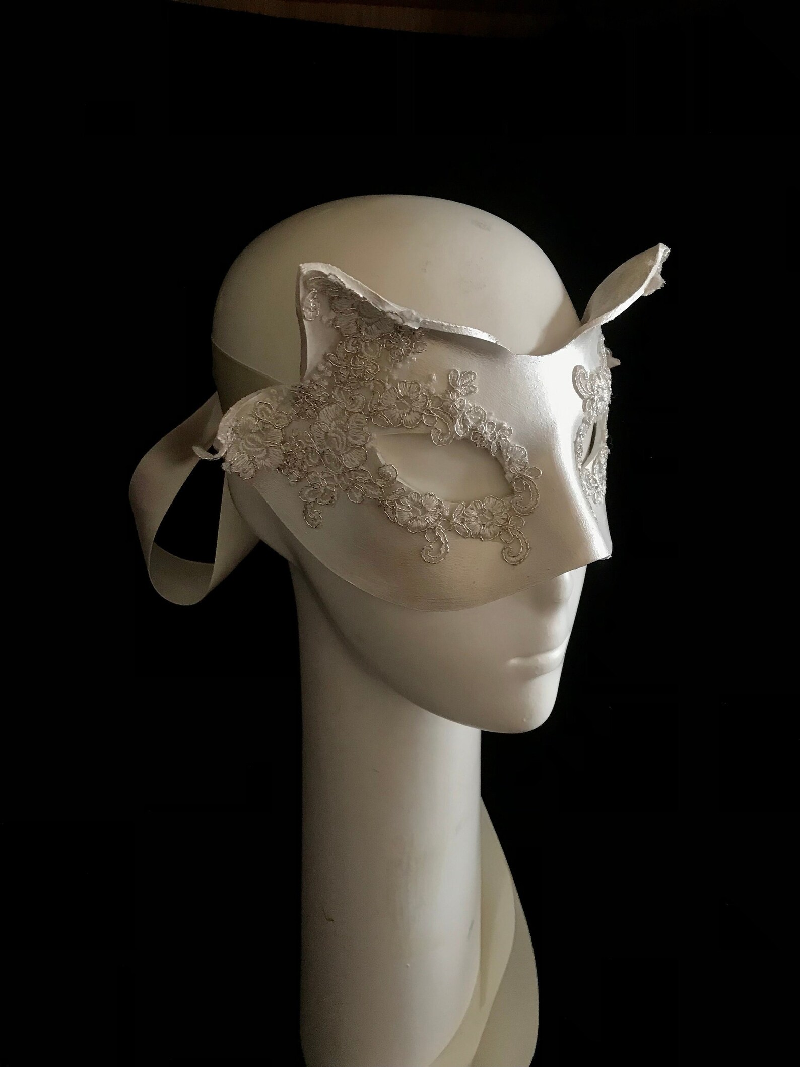 White Winter Fox Mask - Pearly Leather & Lace Wild Animal Mask ...