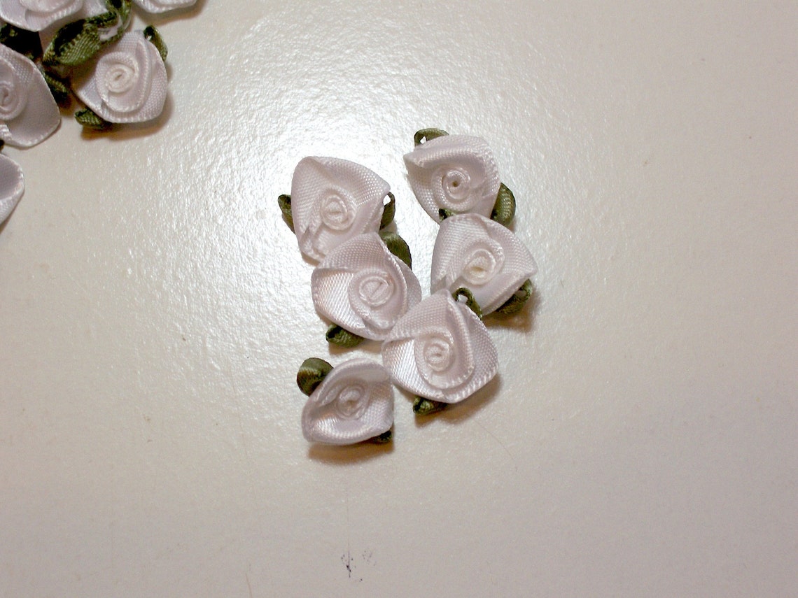 White Roses White Flower Appliques Offray Flat Rosebud | Etsy